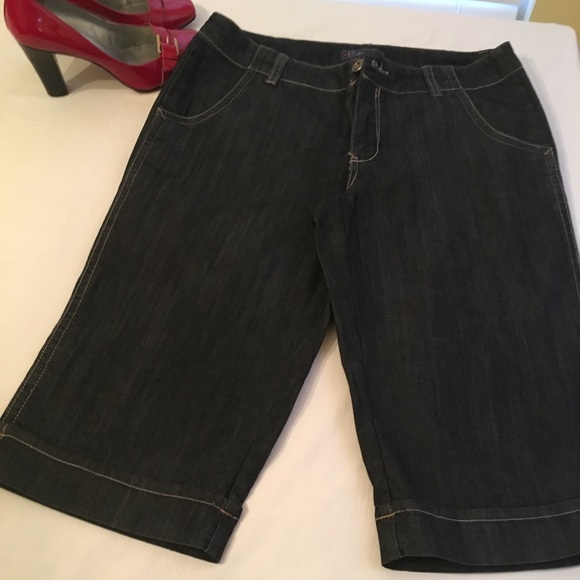 Baccini | Pants & Jumpsuits | Baccini Jean Crop | Poshmark